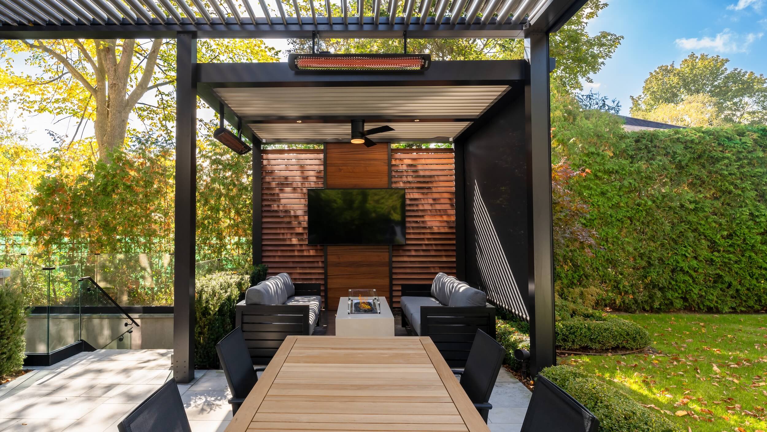 Top Pergola Screen Solutions for Privacy and Comfort